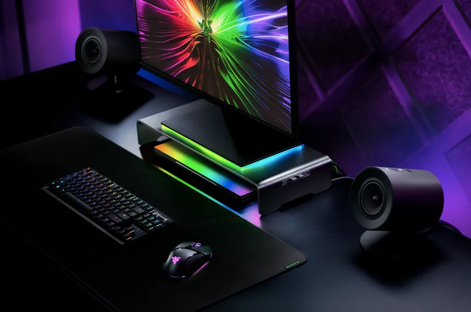 Razer Chroma Stand: подставка с RGB и USB-C хабом